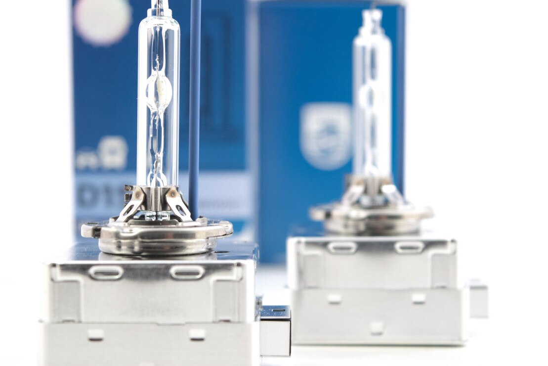 D1S 6000K HID Bulbs: Philips 85415 WHV2 White Vision | HR B111